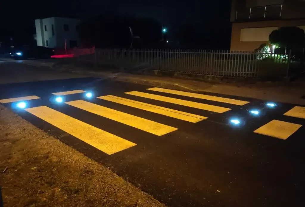 Grad Ozalj postavio LED markere na dva pješačka prijelaza u ...