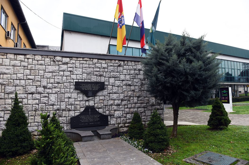 Grad Duga Resa i u ovoj godini novčano pomaže obitelji s troje i više ...