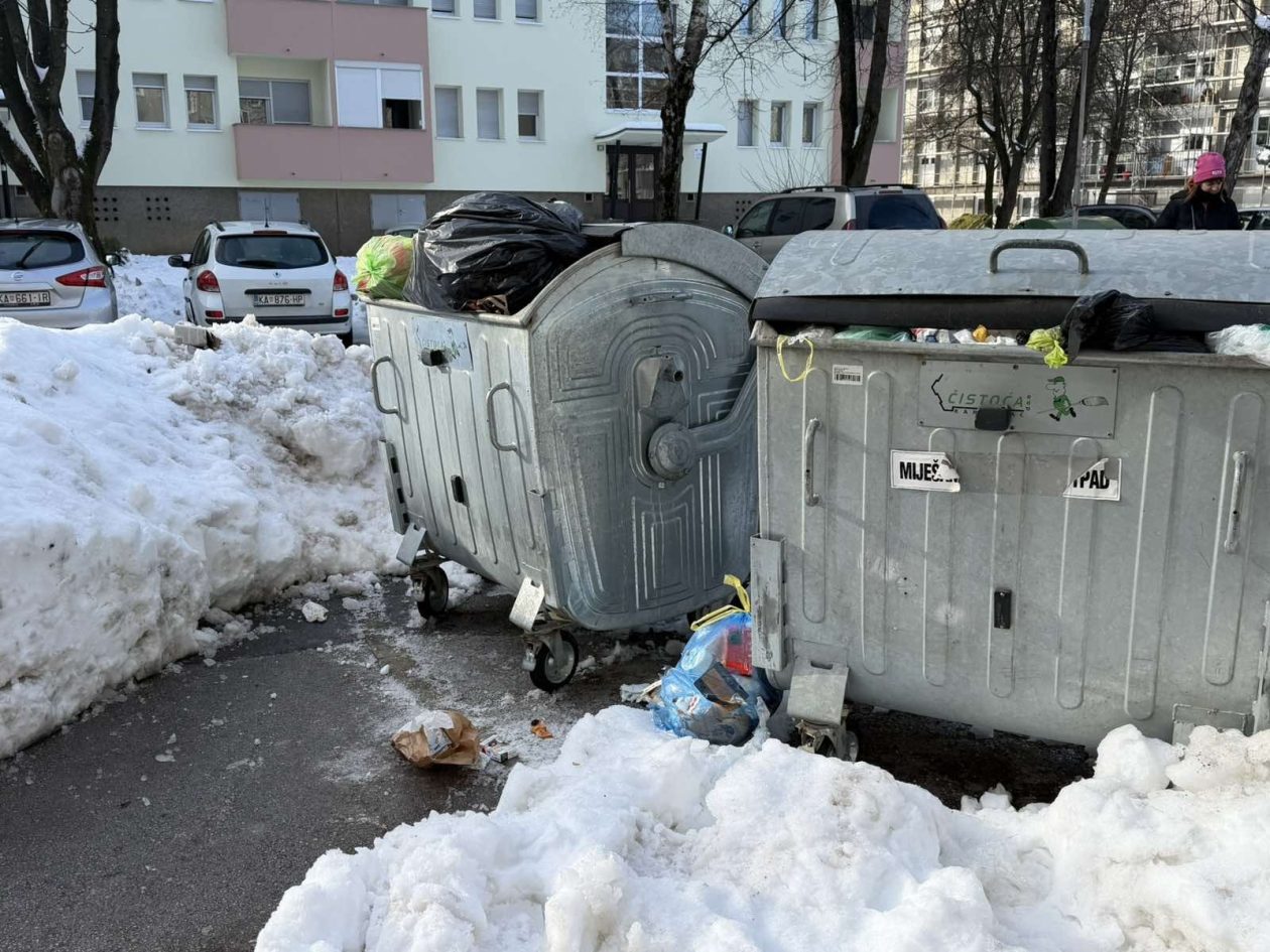 Zbog nakupina snijega i leda neki kontejneri ostali neispražnjeni! Evo ...
