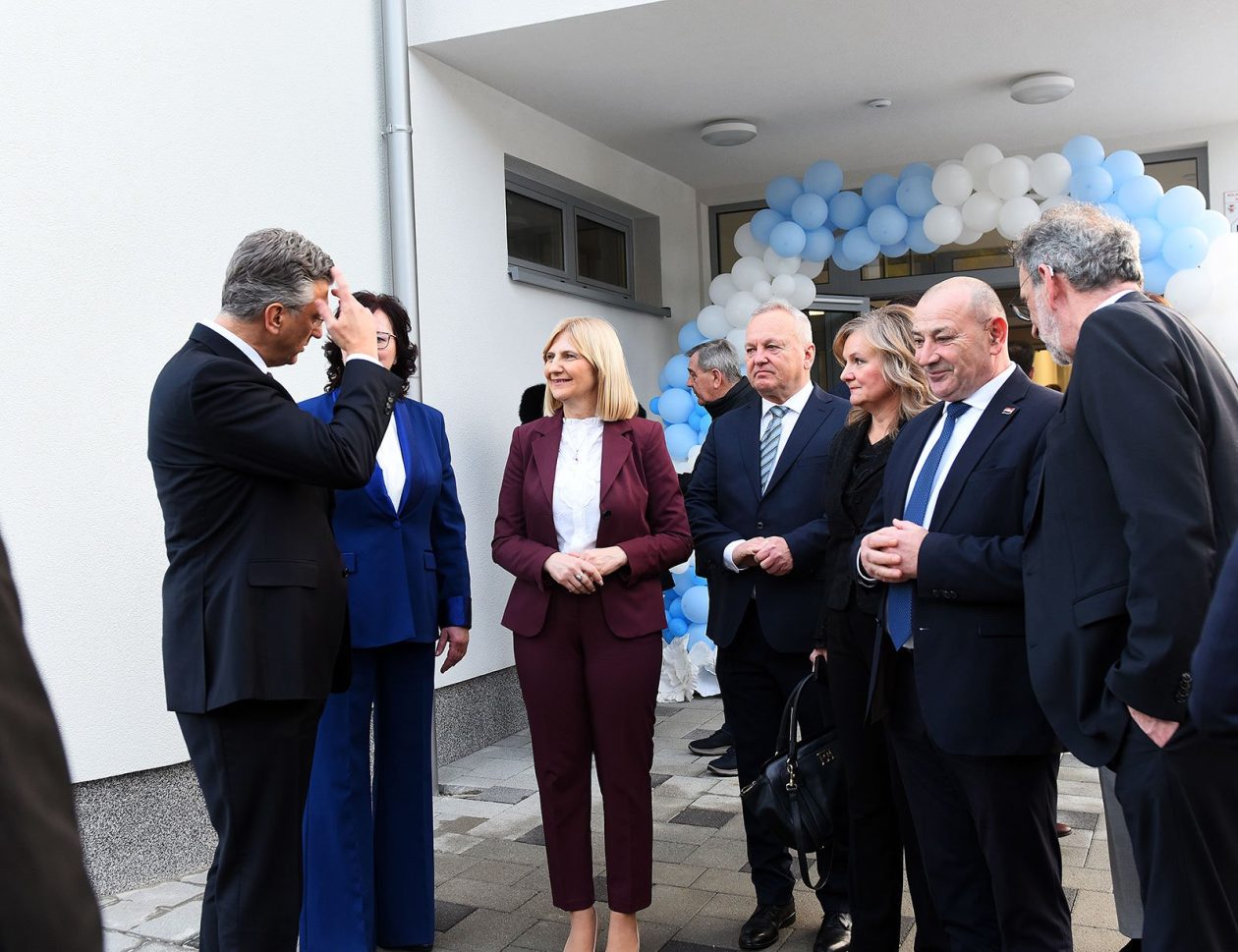 U Ozlju svečano otvoreni dograđeni dio OŠ "Slava Raškaj" i sportska ...